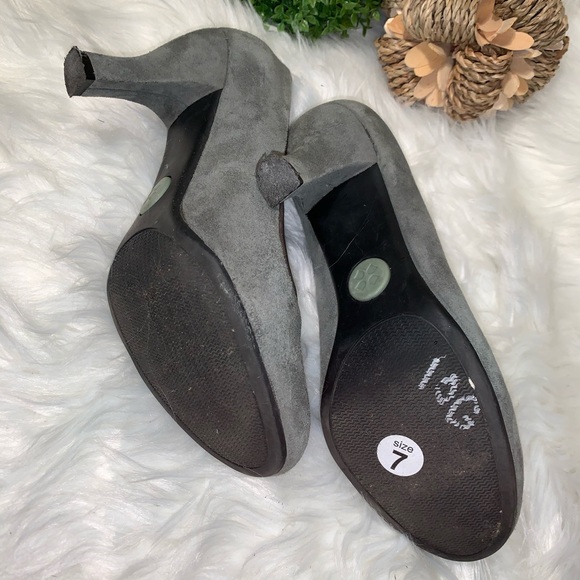 Naturalizer | Shoes | Naturalizer Grey Classic Comfort Heel Size 7 ...